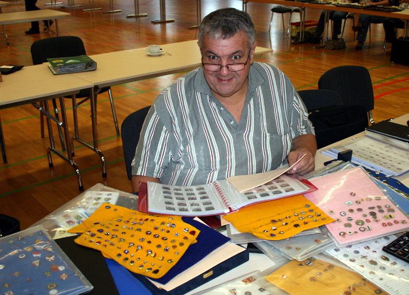 Mitglied Rolf Conrad organisierte 40-jähriges Jubiläum der Nadel-Sammler » 1.FCK Fanclub ...